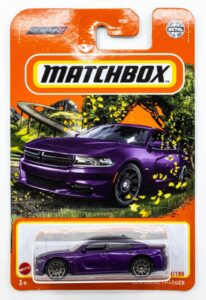 matchbox 2018 dodge charger 52/100 (purple)