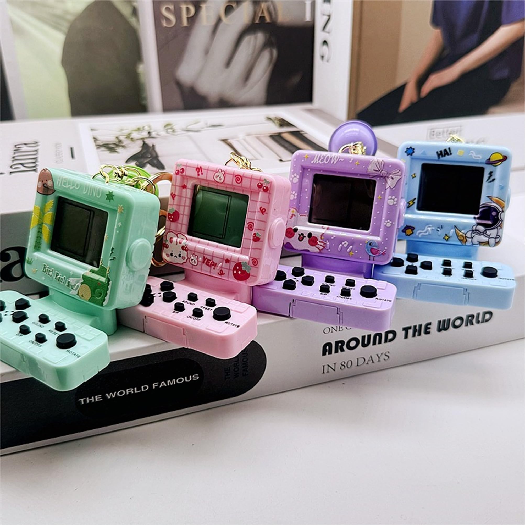 Retro Classic Game Console Pendant Keychain Playable Electronic Miniature Handheld Mini Games Machine with Keychain Ring Gift (Y5)