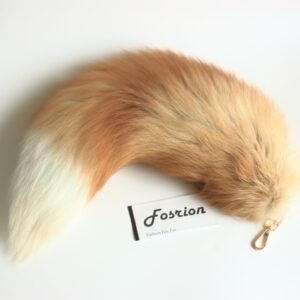 Golden Luxe: Genuine Silver Fox Tail Keychain Pendant in Rich Gold with White Tip – A Fashionable and Versatile Accessory