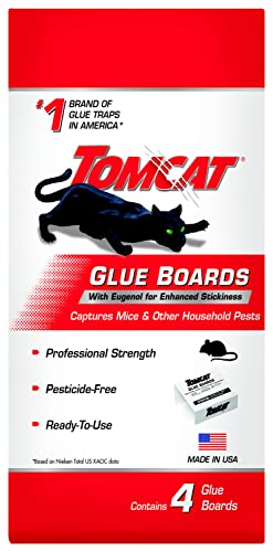 Tomcat Glue Boards with Immediate Grip Glue for Mice, Cockroaches, and Insects, Use Flat or Covered, Ready-To-Use, 4 Traps