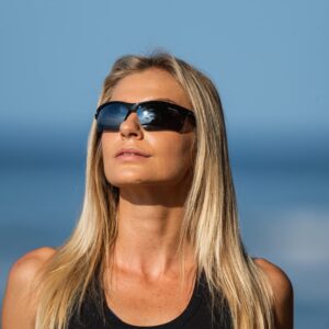 Tifosi Vero Sunglasses (Gloss Black, Smoke Polarized)