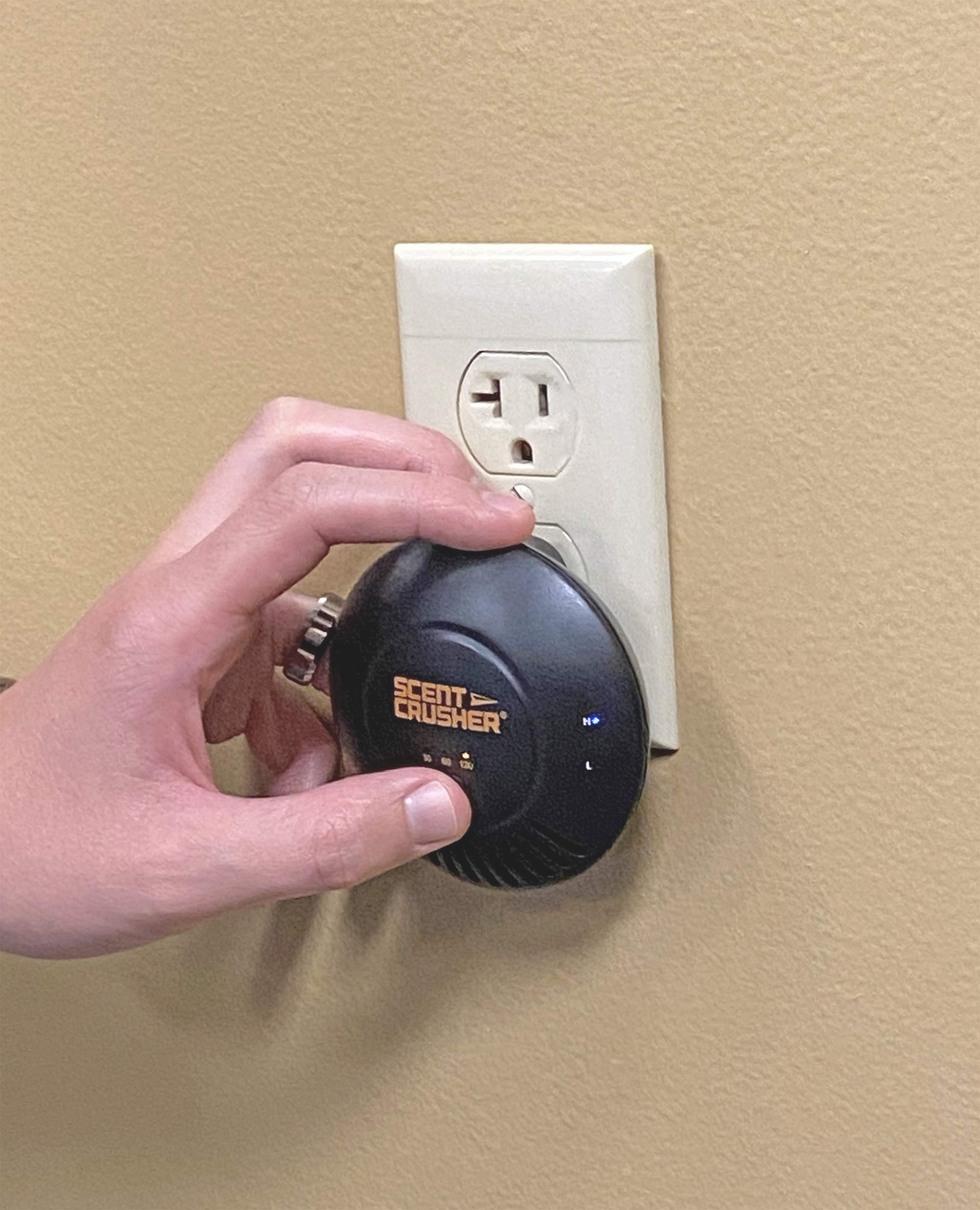 Scent Crusher Halo Series Room Clean - Releases Ozone to Remove Unwanted Odors in Rooms up to 500 sq. ft, Plugs into Any Standard 110-Volt AC Outlet, Adjustable Timer: 30, 60 or 120 Minutes