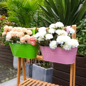 RIOGOO Flower Pots Metal Iron Hanging Flower Pots Garden Pots Balcony Planters Metal Bucket Flower Holders Wall Hanging Decor Pot- Detachable Hook (4 PCS) (Large)