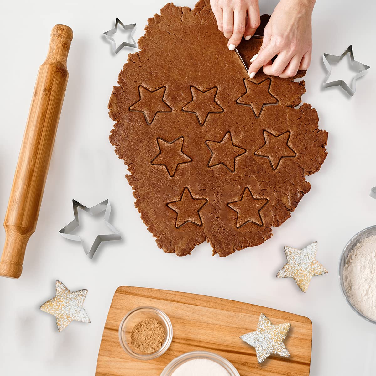 6 Pieces Star Cookie Cutters Set Stainless Steel Five-Pointed Star Cutter Star Shaped Cookie Cutter Biscuit Molds Fondant Cake Cheese Cutter Pastry Mold Bakeware Tools Christmas Gifts (Assorted Sizes)