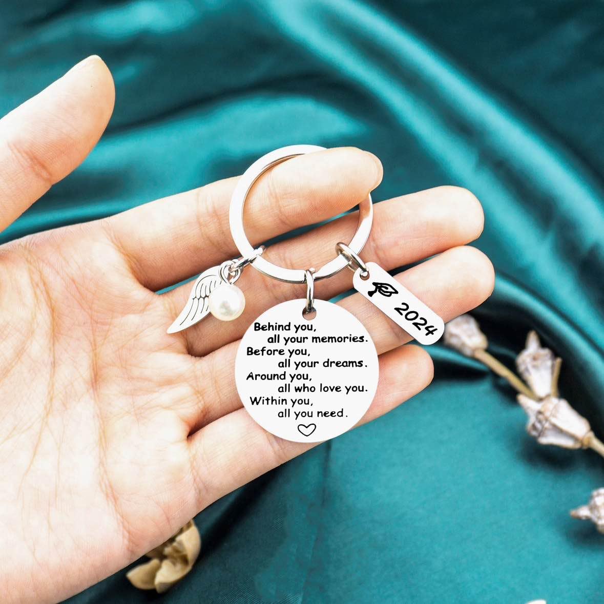 WXCATIM 2024 Graduation Gifts Keychain College Graduation Gifts For Her Him High School Graduate Boy Girl Grad Inspirational Gifts For Daughter Son Graduating Senior Students Keepsake