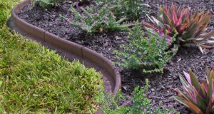 ecoborder brown recycled rubber 4ft lawn edging (6pc box)