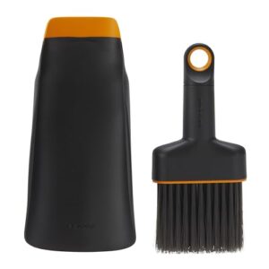 fiskars planting soil scoop and brush set garden tool for indoor gardening, mess control for transplanting and repotting, made with recycled plastic