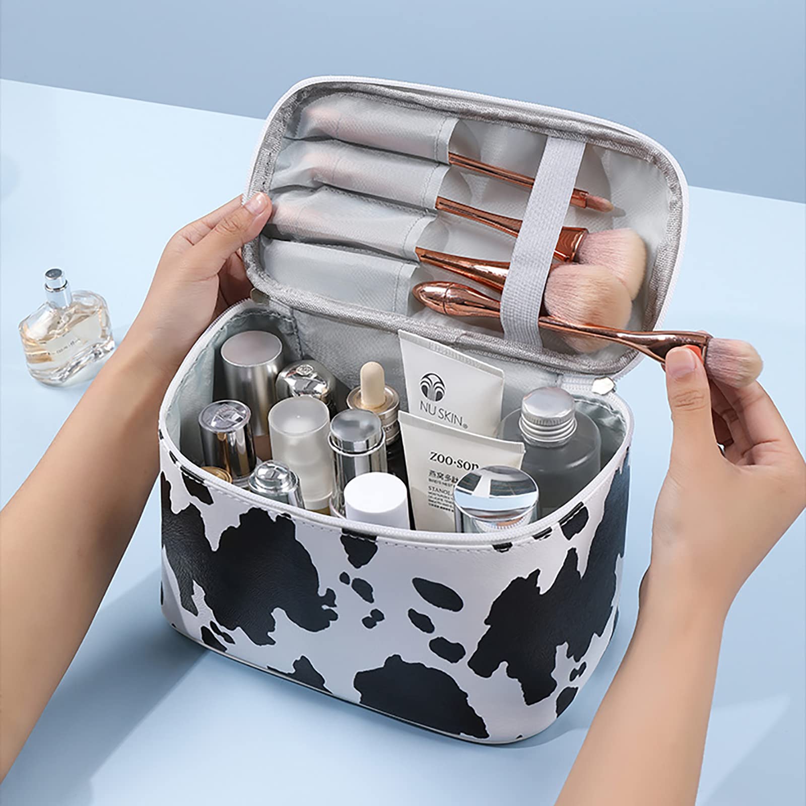 IMCUZUR Travel Makeup Bag for Women, Water-resistant Cosmetic Organizer, Cute Cow Print Make Up Bag (Cow)