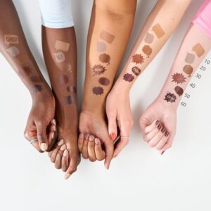 essence | Baby Got Bronze | Cream Bronzer Stick Easy to Apply & Blend | Vegan & Cruelty Free | Free From Gluten, Parabens, Preservatives, & Microplastic Particles (10 | Cinnamon Spice)