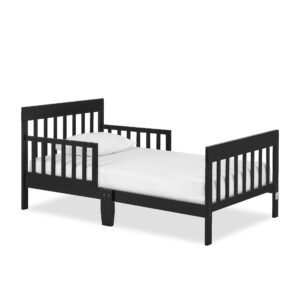 dream on me finn toddler bed in black, greenguard gold and jpma certified, non-toxic finish, made of sustainable new zealand pinewood, wooden nursery furniture