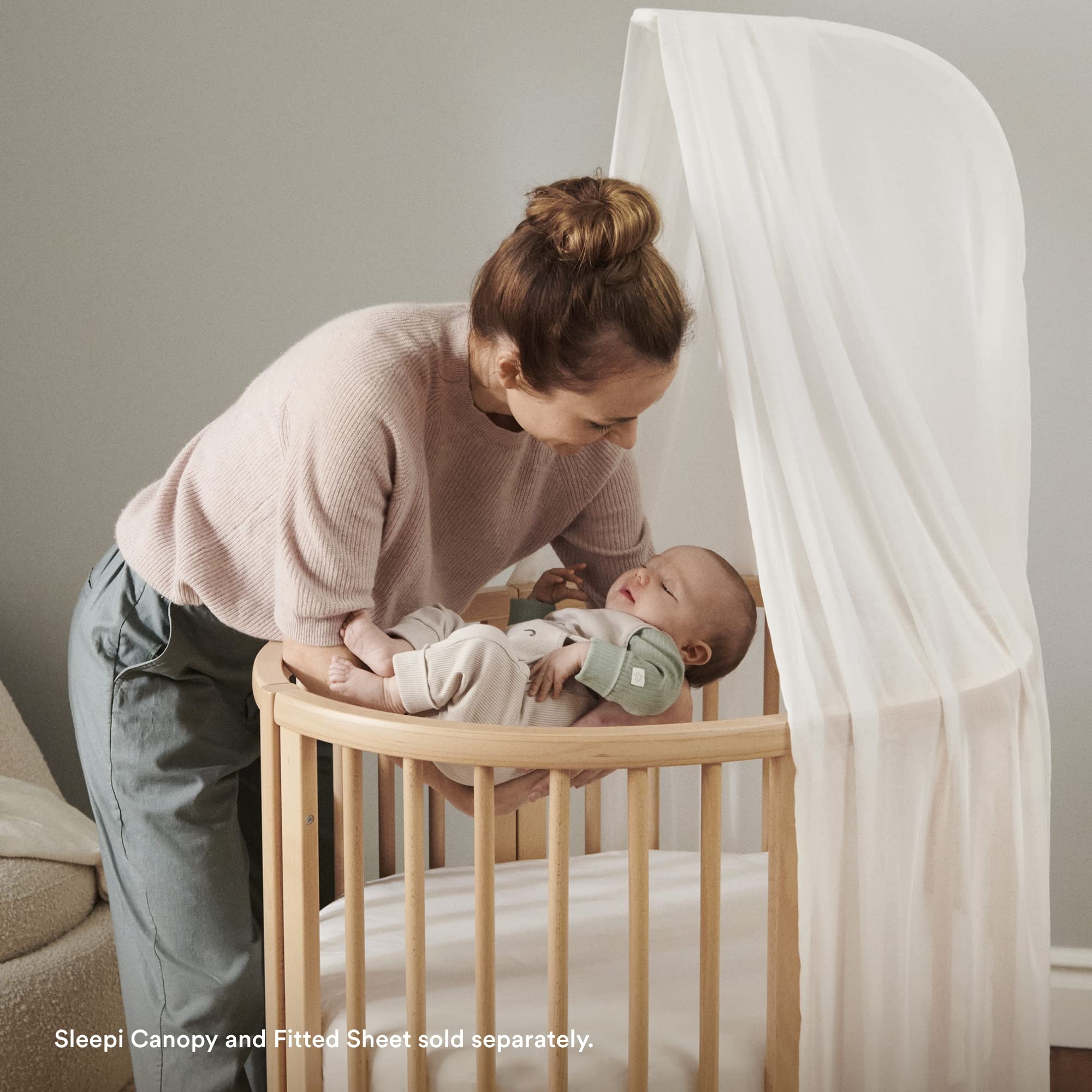 Stokke Sleepi Mini Bundle, White - Includes Crib/Bed, Mattress & Drape Rod - Suitable for Ages 0-5 Years Old - Adjustable & Stylish