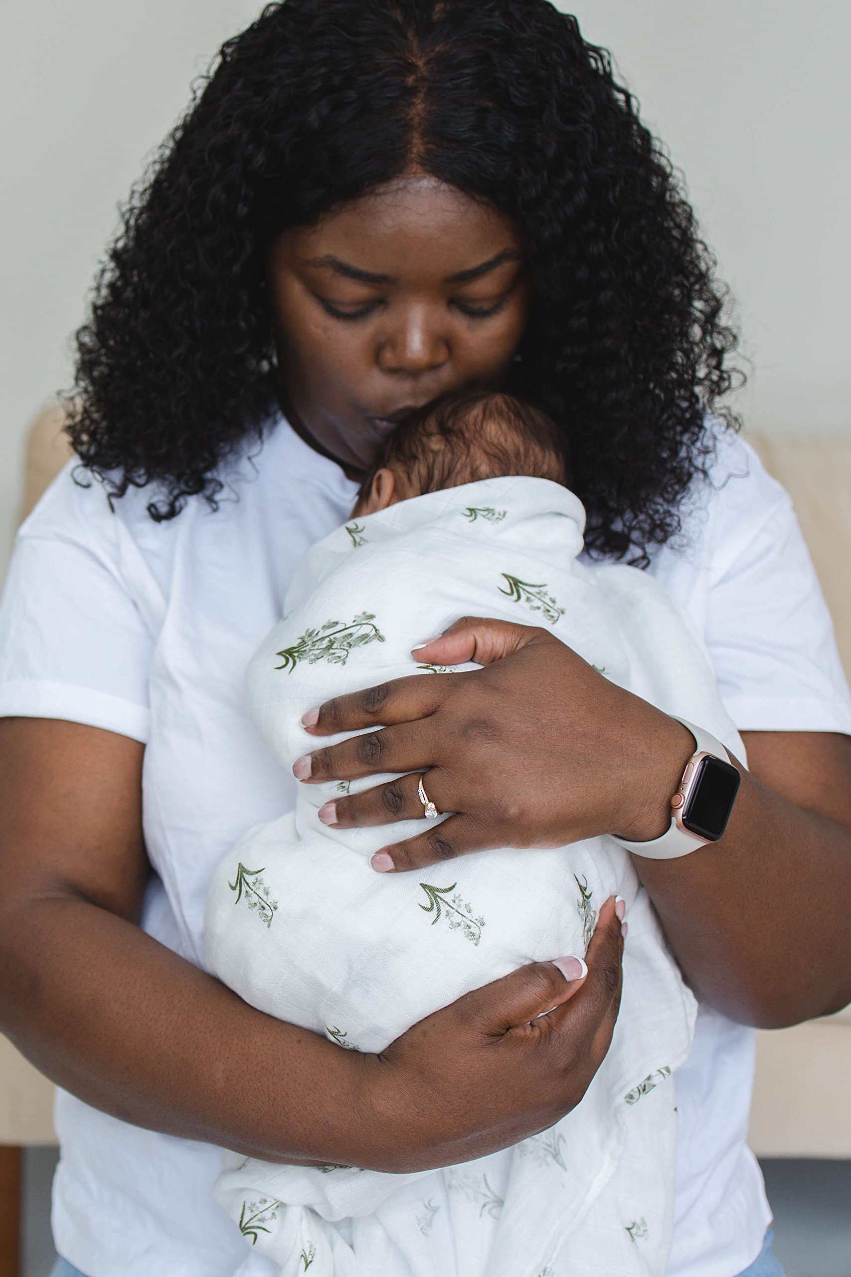 Leyl&Ari Muslin Swaddle Blanket | Floral Baby Wrap | Gender Neutral Newborn Essentials (Blue Bells)