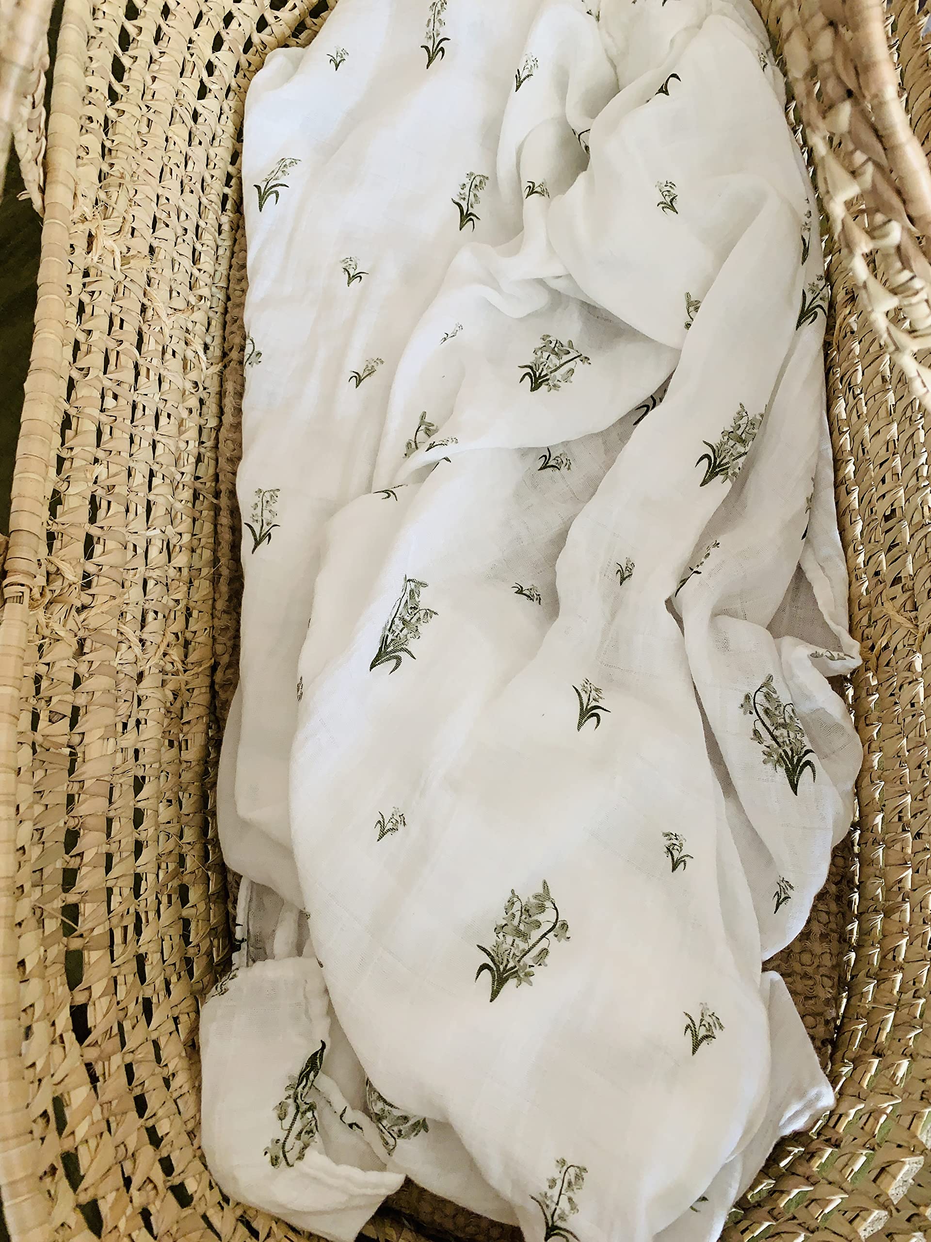 Leyl&Ari Muslin Swaddle Blanket | Floral Baby Wrap | Gender Neutral Newborn Essentials (Blue Bells)