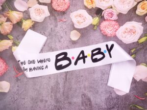 monbisty mum to be sash for baby shower,the one where i'm having a baby sash gift ideal for gender reveal, pregnancy announcement, welcome baby,pink or blue party decorations