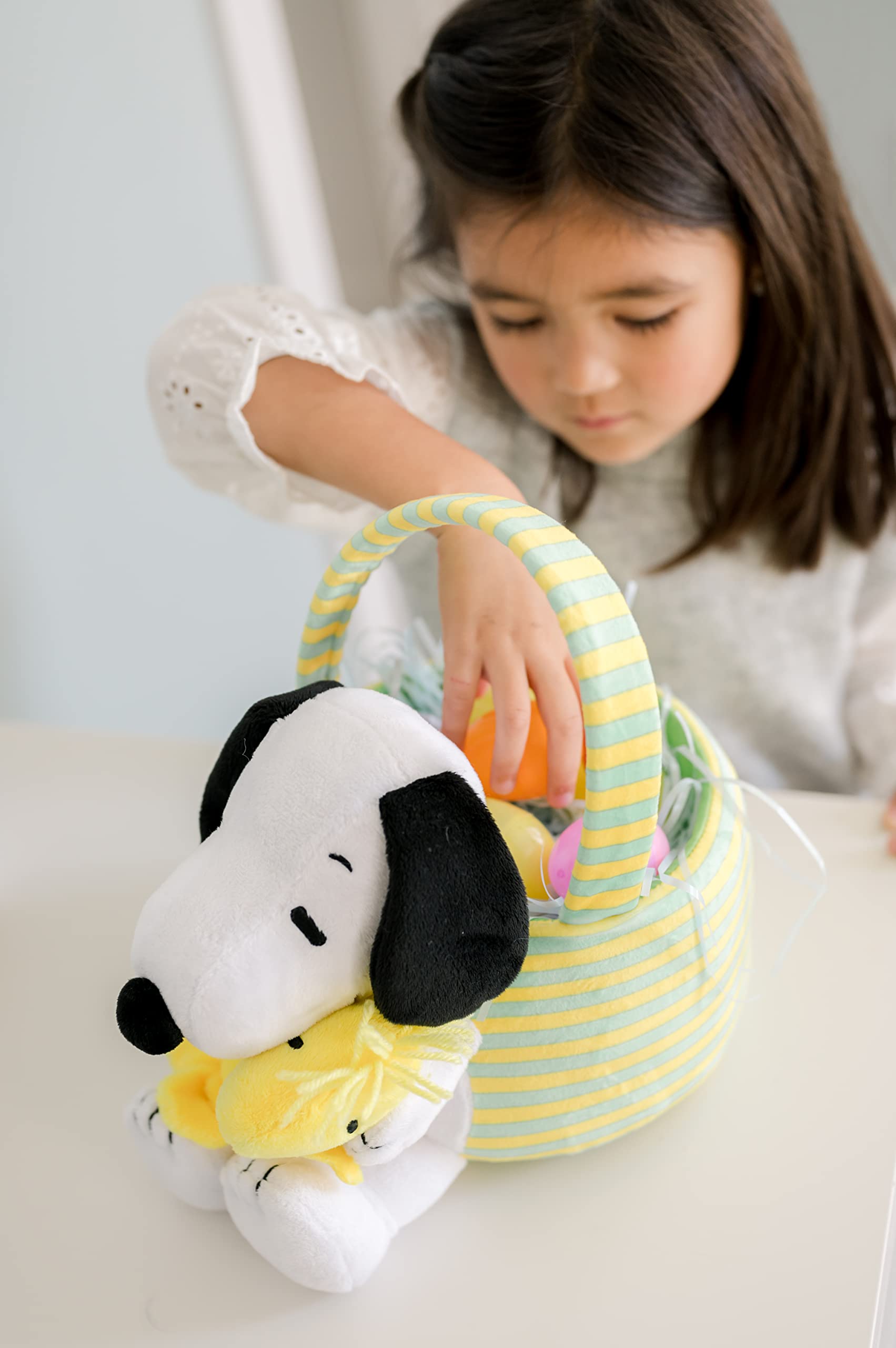 Animal Adventure® | 8" Easter Basket Snoopy and Woodstock