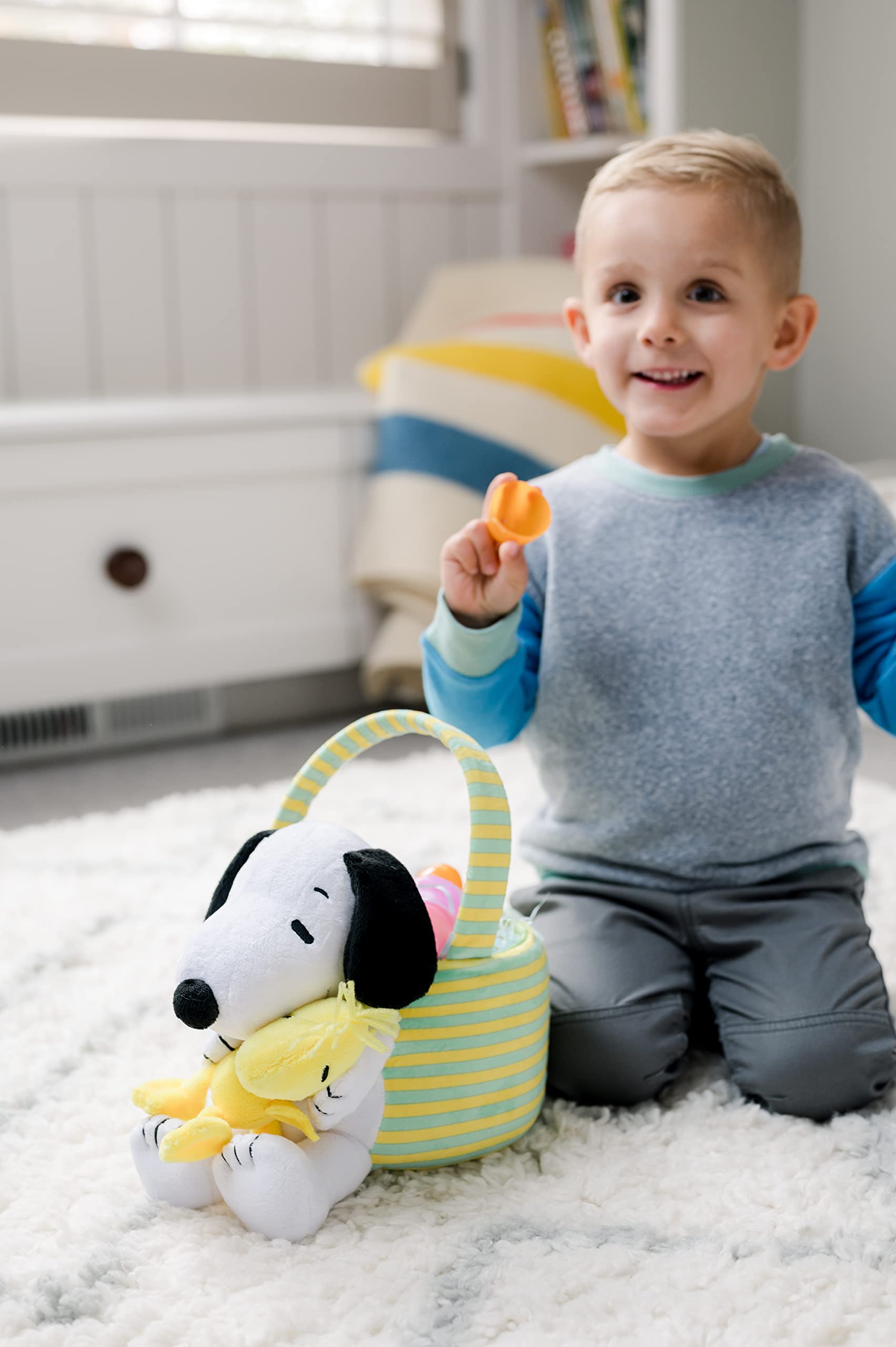 Animal Adventure® | 8" Easter Basket Snoopy and Woodstock