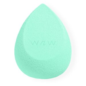 wet n wild Makeup Sponge - Low Product Absorption for Streak-Free Application, Effortless Blending Beauty for a Smooth Professional Looking Finish, Cruelty-Free & Vegan-Seeing Green