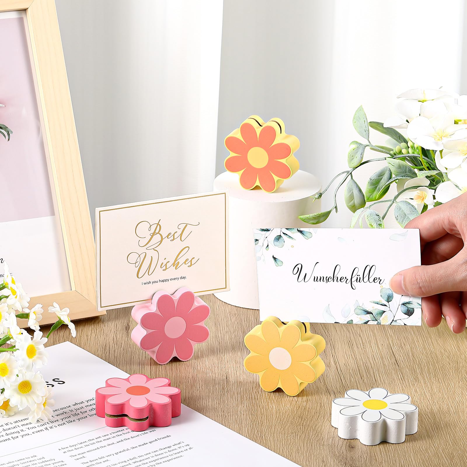 Soaoo 30 Pieces Mini Daisy Place Card Holders Wood Flower Table Number Holders Wooden Daisy Table Memo Sign Stands Holder Picture Holder for Birthday Wedding Baby Shower Table Decoration