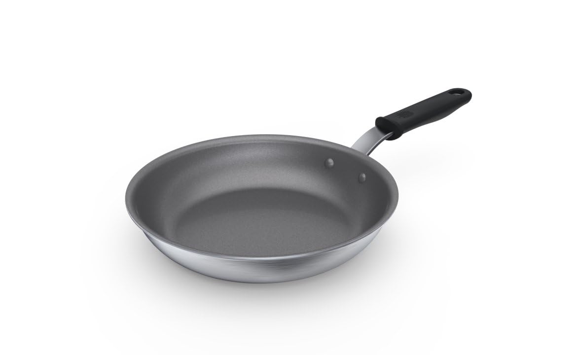 12-inch Wear-Ever® aluminum fry pan with PowerCoat2™ nonstick coating and silicone handle