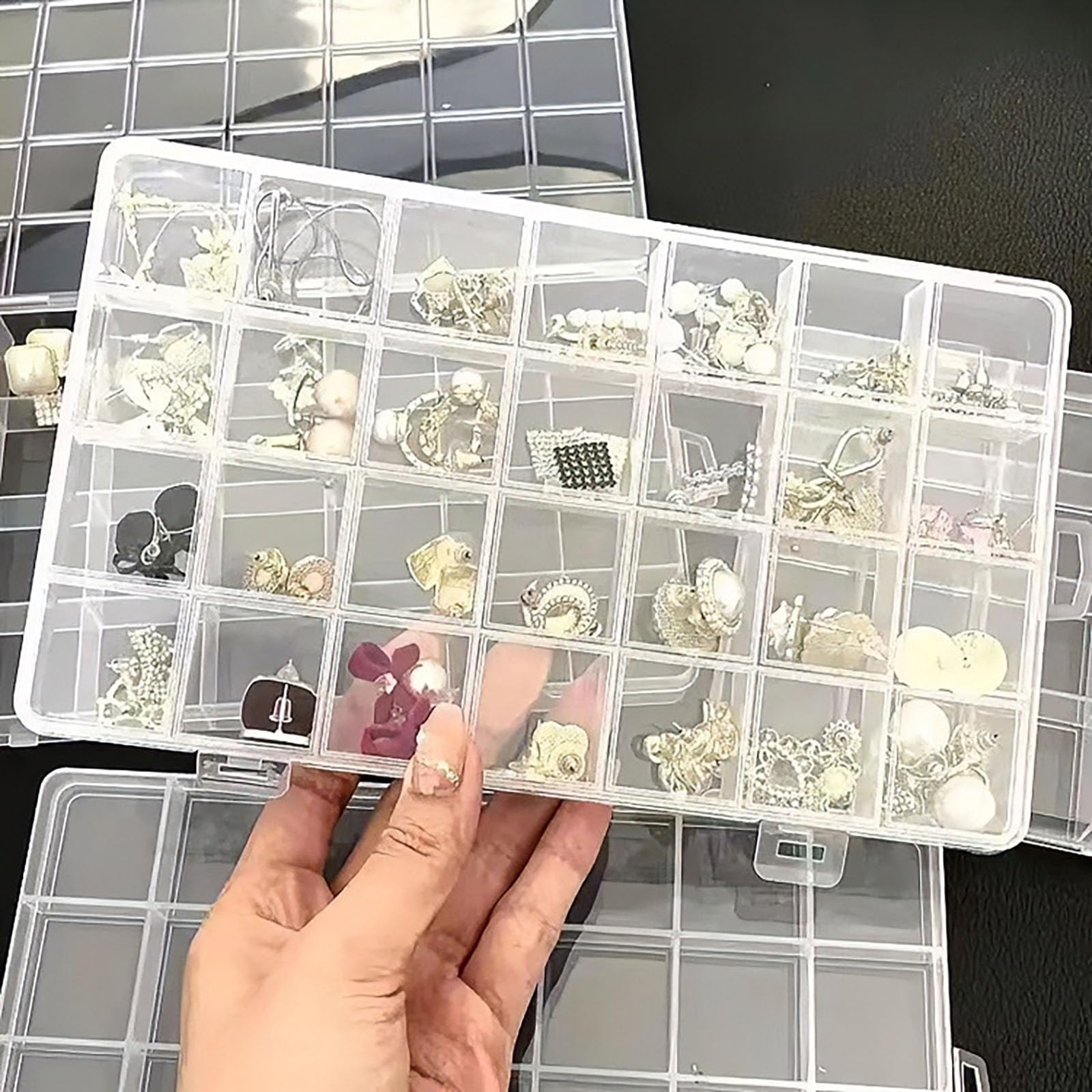 YIKANGHENG 25 Grids 7.5 Inch x 5.2 Inch Fixed Clear Plastic Jewelry Organizer Storage Box Jewelry Earring Tool Containers (1)