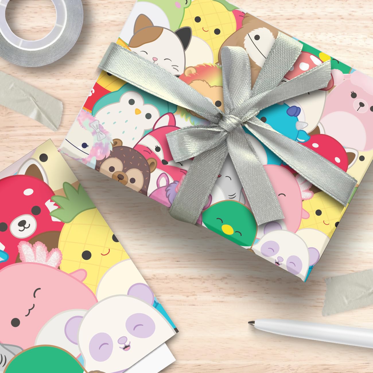 Danilo Squishmallows Wrapping Paper - Two Sheets, Two Tags, Officially Licensed Gift Wrap, Fully Recyclable, 70 x 50 cm each Sheet, Multi-Coloured