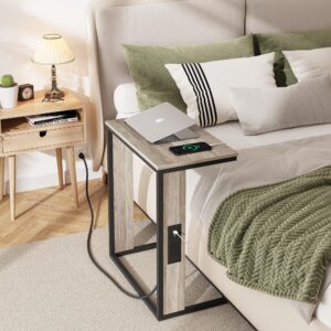 Vagusicc C Shaped End Table with Charging Station, Small Couch Side Table with Outlets and USB Ports for Living Room, Bedroom, Sturdy Slide Under Sofa Table C-Shaped Snack Table with Metal Frame 27 "H