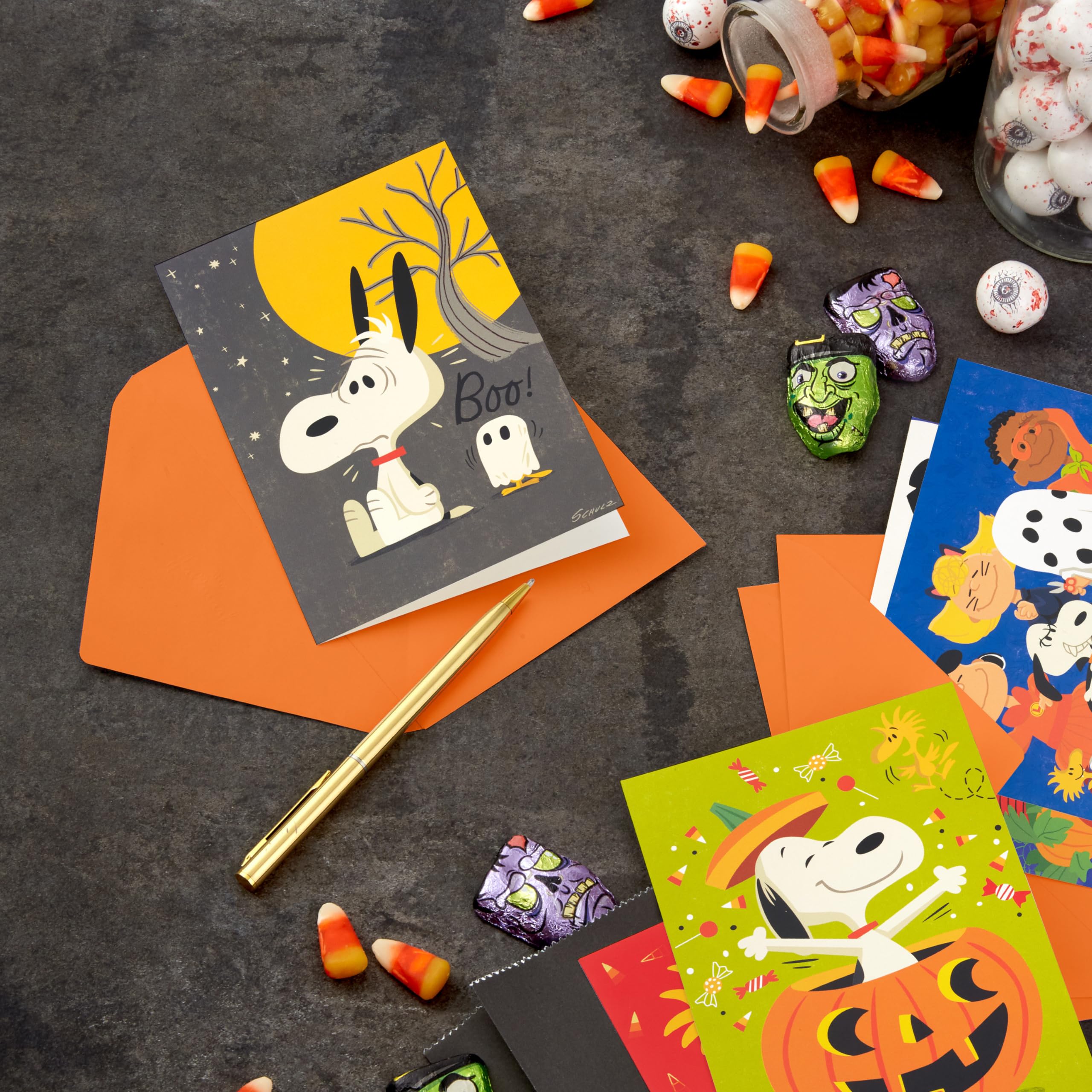 Hallmark Peanuts Halloween Card Assortment (24 Cards with Envelopes)