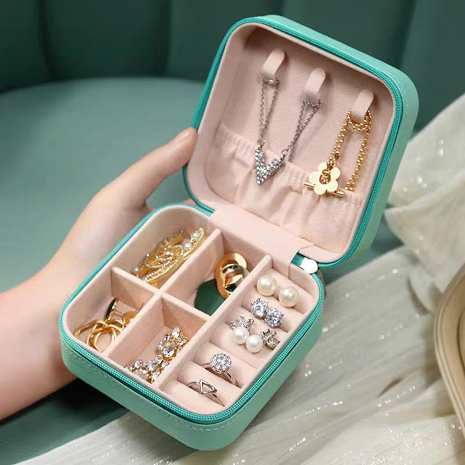 Mrdyuj Travel Jewelry Box, Cute Mini Travel Jewelry Case, Portable Jewellery Storage Holder for Earrings Necklace Rings (Blue)