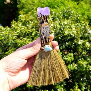 rjingshi natural amethyst tooth magic broom crystal witch broom reiki healing crystal handmade for cleansing bedroom office home decor gifts