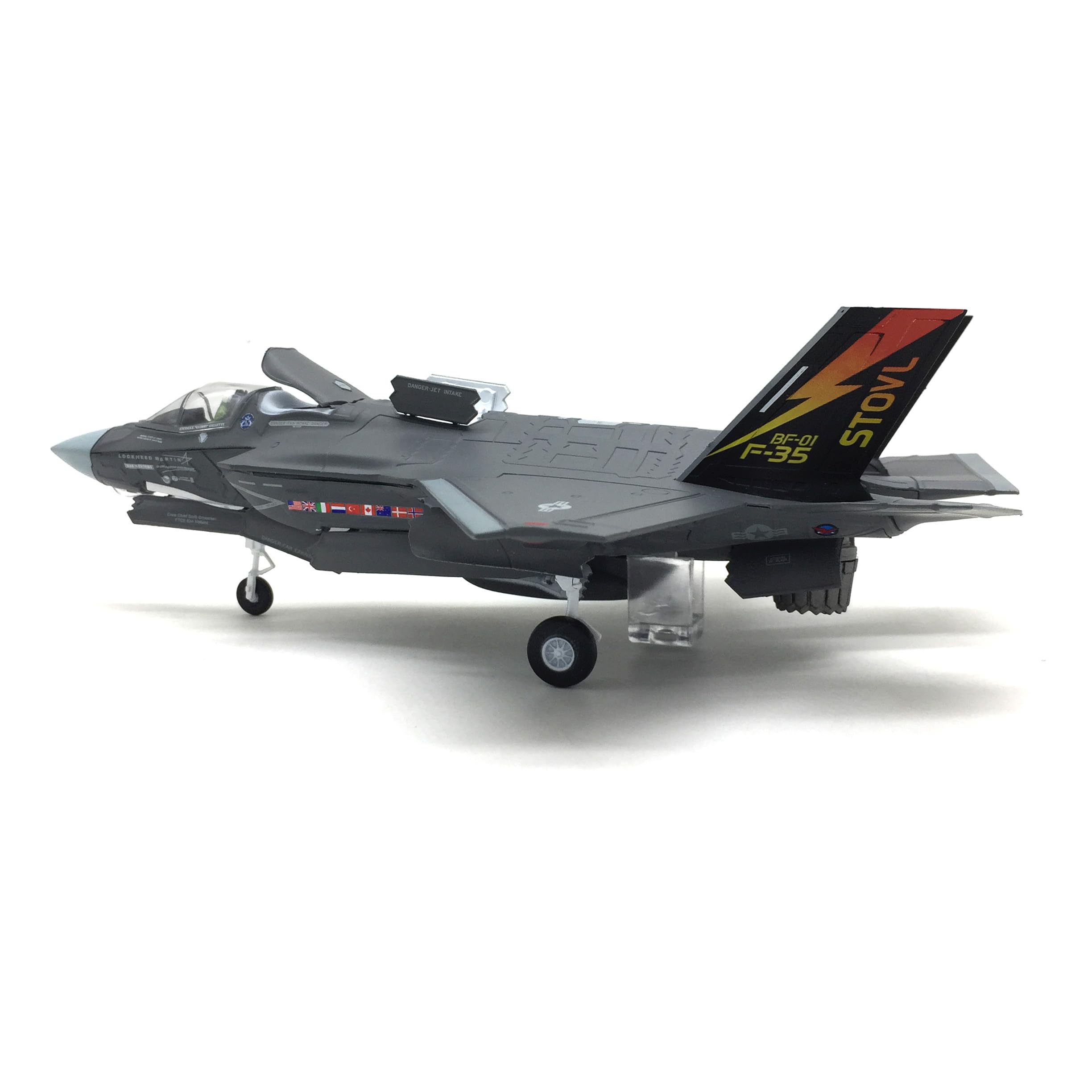 Enatuther 1/72 Scale Model Aircraft US Air Force F-35 II Lightning Attack Fighter Jet Model Plane Military Airplane Model Diecast Plane Model for Collection or Gift