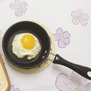 Unoschrim Mini Egg Frying Pan 4.7-Inch 3Pcs, Non-stick One Egg Frying Pan with Bakelite Handle, Cast-Iron Pot Designed for Eggs and Pancakes, All Stoves are Compatible - Non Toxic