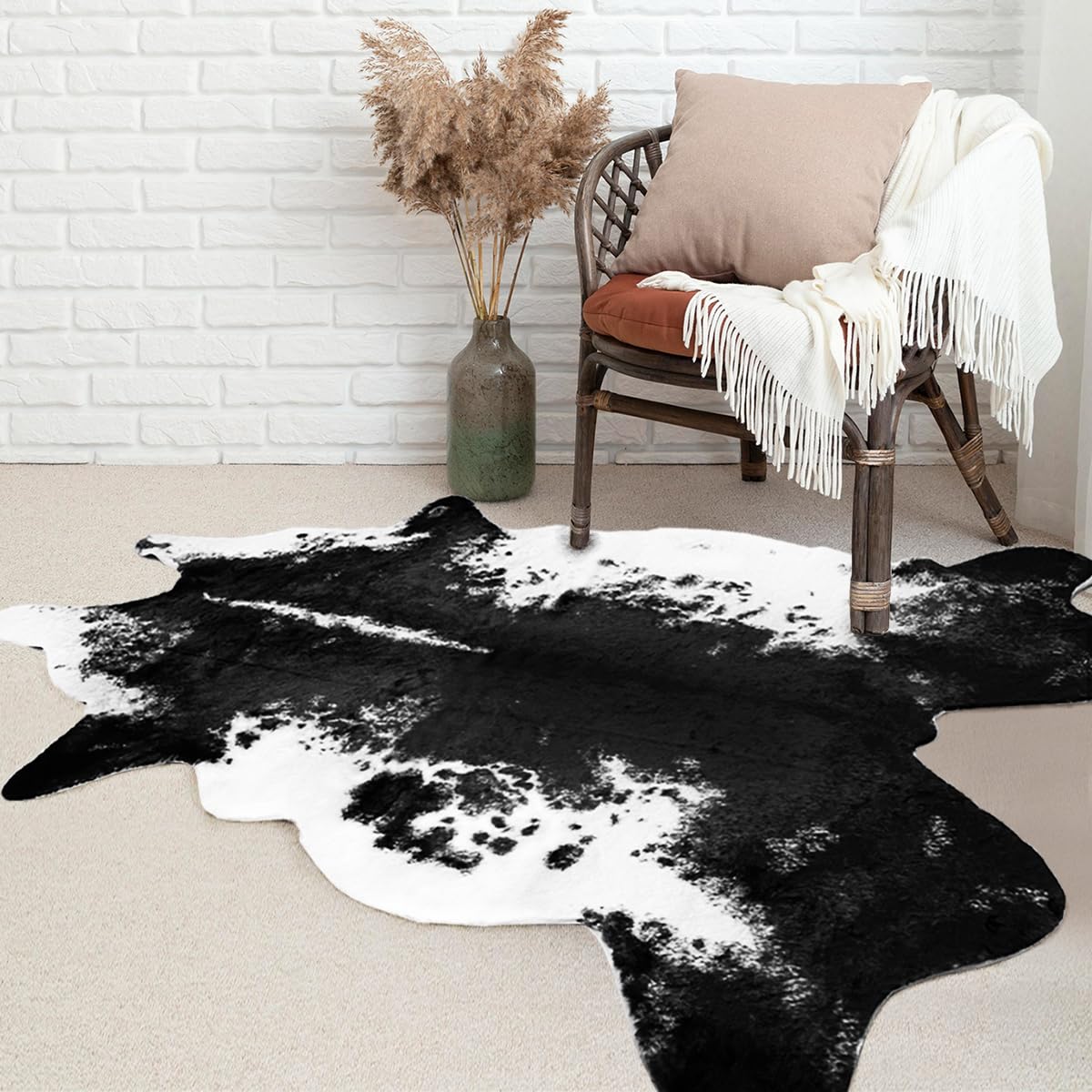 Faux Fur Cowhide Area Rugs 5.6x7.3, Large Size Jacquard Weave Animal Printed Carpets for Bedroom Living Room Rustic Western Home Decor, No Shedding and No Fading