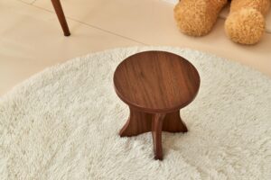 wojkod rubberwood toddler and kids standing stool, round-walnut finish