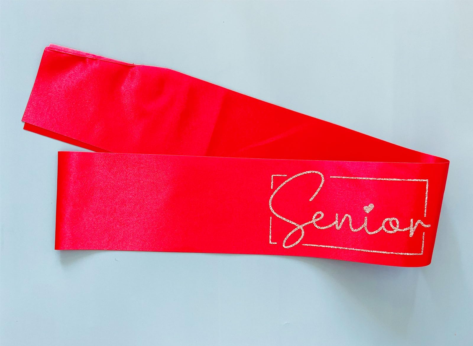 Generic Senior Sash 2025, 8 Pack Silver Glitter Red Satin Finally Graduated Senior Cheerleader Sashes for Class of 2025 Graduation Party Supplies