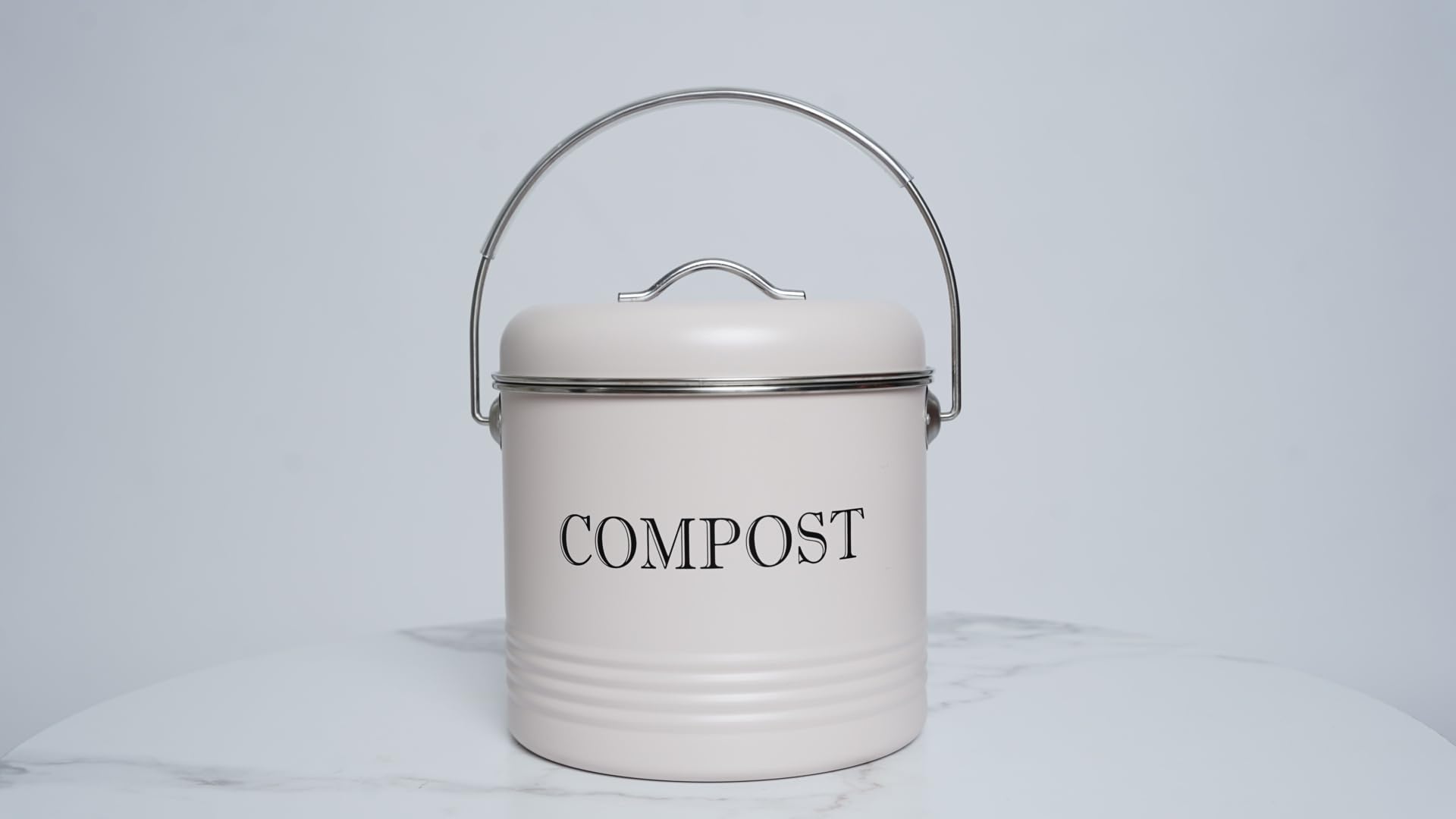 Kitchen Compost Bin, 1.3 Gallon Metal Countertop Compost Bucket with Lid, Indoor Composter, Beige