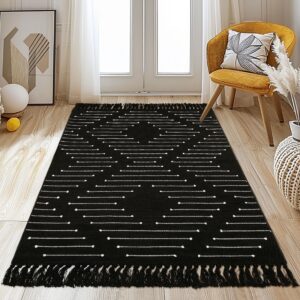 Tritard Boho Washable Area Rug 3x5 - Lightweight Woven Cotton Entryway Bedroom Throw Rugs with Tassels, Thin Farmhouse Moroccan Carpet for Kitchen, Bathroom, Entrance, Living Room, Black and White