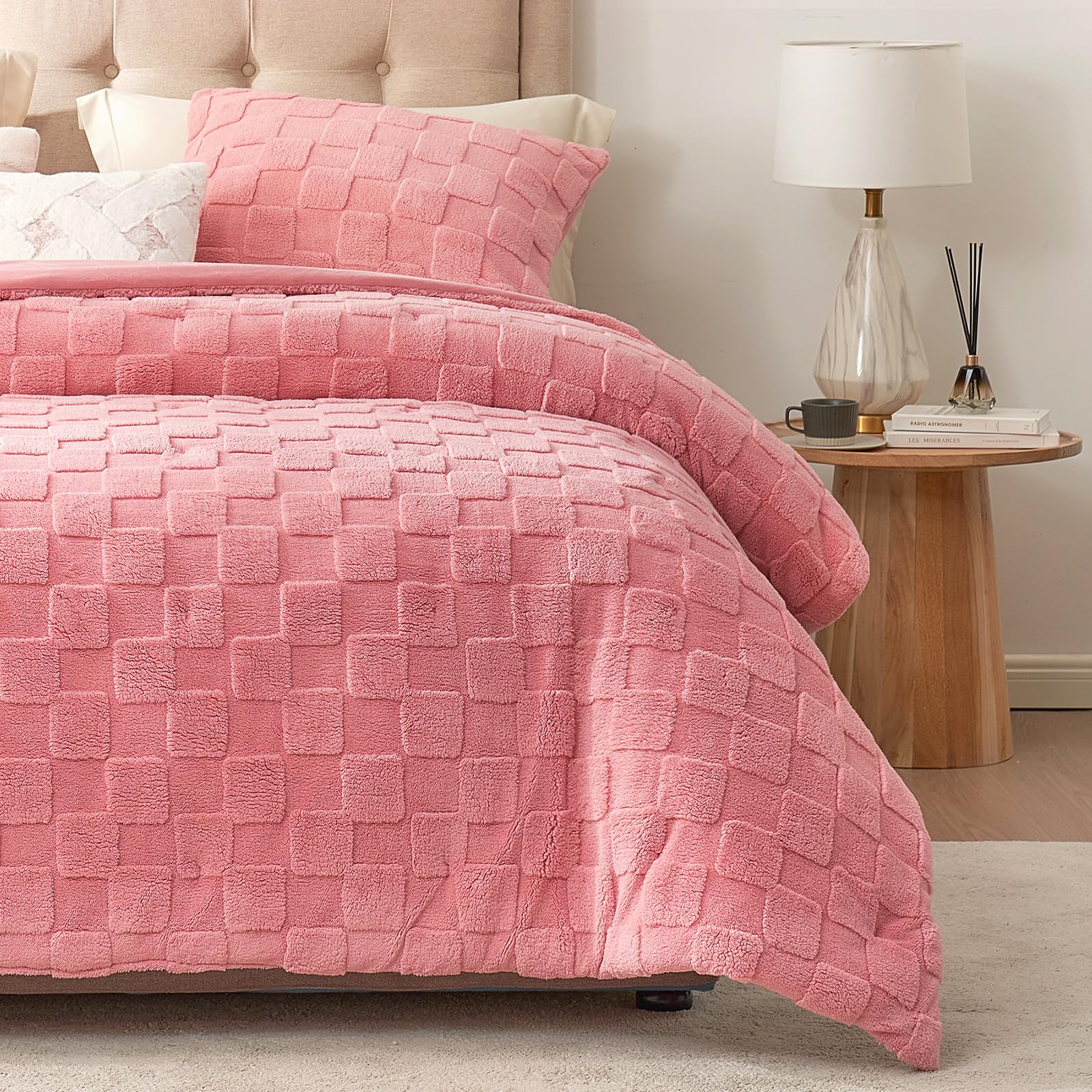 Cozy Bliss Fluffy Queen Size Comforter Set, Farmhouse Jacquard Checkered Sherpa Bed Set, Ultra Soft Thick Bedding Set for Winter, 3 Pieces, 1 Fuzzy Comforter & 2 Pillow Shams, Hot Pink