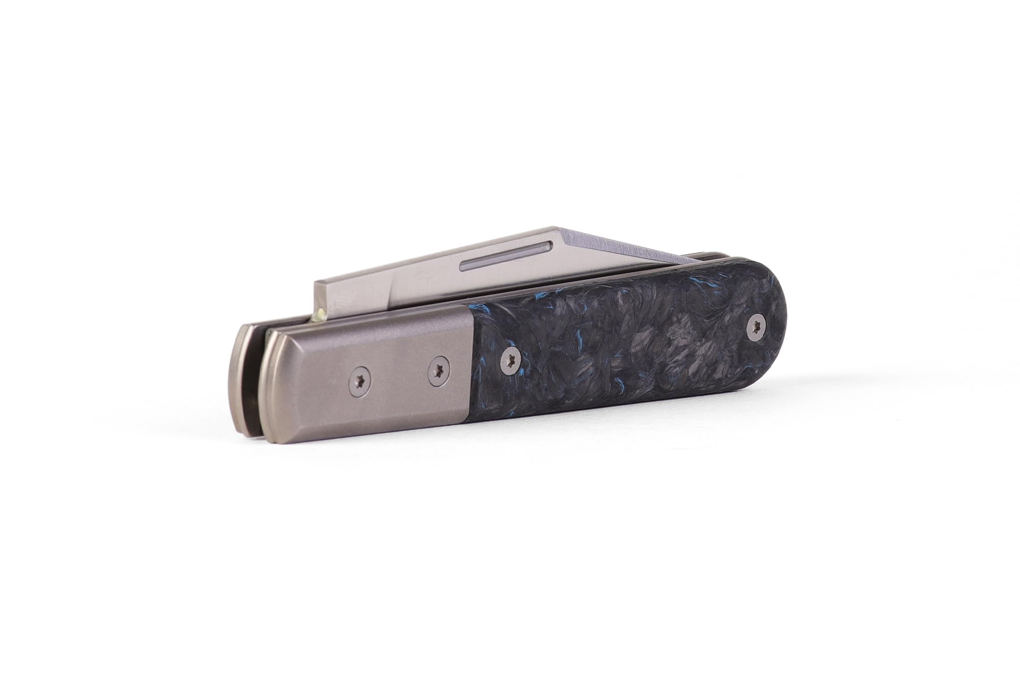 LionSTEEL Barlow Traditional Gentlemen’s Folding Pocket Knife, Collector Quality Folder for EDC, Titanium Bolsters, M390 Steel, Made in Italy (Clip Point, Blue Carbon Fiber)