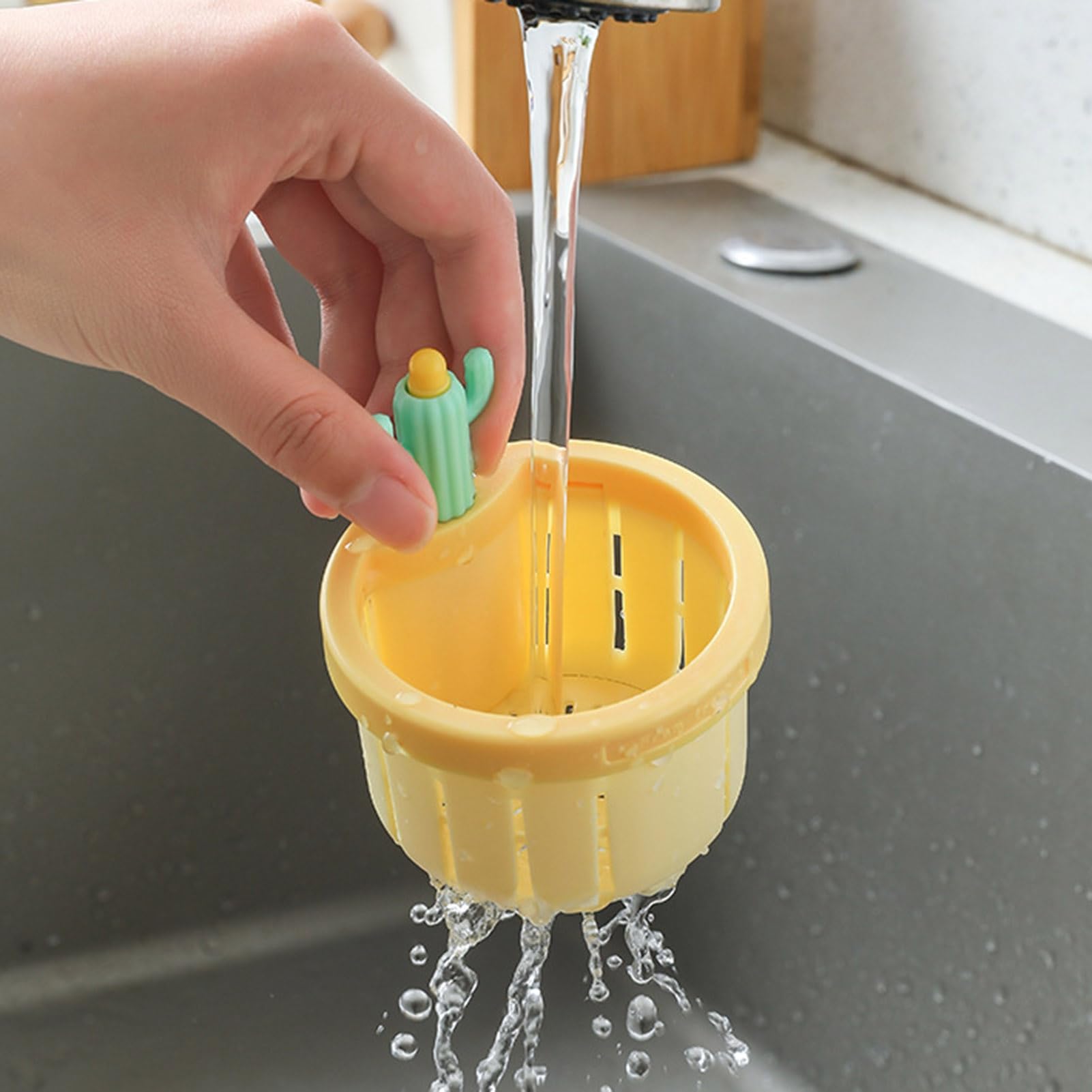 Tacarlha Cactus Kitchen Sink Drain Strainer,Sink Strainer for Most Kitchen Sink Drain Basket,Easy to Clean Reusable Self-Cleaning Drain Cover Kitchen Sink Protector Drain Basket Decoration Green