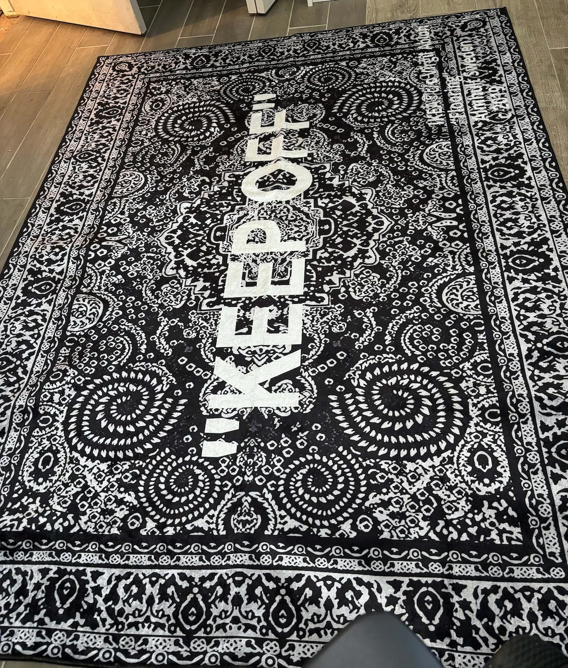 Do What is Right Not Whats Eezy, Trending Now, Hype Rug, Pop Culture Rug, Street Fashion, Streetwear, Hit Rug, Hit Shoes Mat, Sneakers Rug