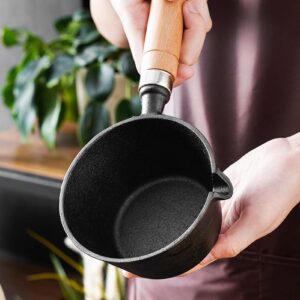 HAOHIZE Mini Butter Melting Pot, Cast Iron Basting Pot for Grill Cooking, Cast Iron Saucepan Round Sturdy Cast Iron Dripless Spout Wooden Handle Omelette Fry Pan for Kitchen