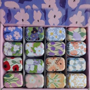 CCUUHJ 32 Pack Metal Hinged Tin Box Container Mini Floral Daisy Tulips Pattern Portable Small Storage Container Kit with Lid for Home Storage Craft Organize 2.2x1.5x1 Inch (A)