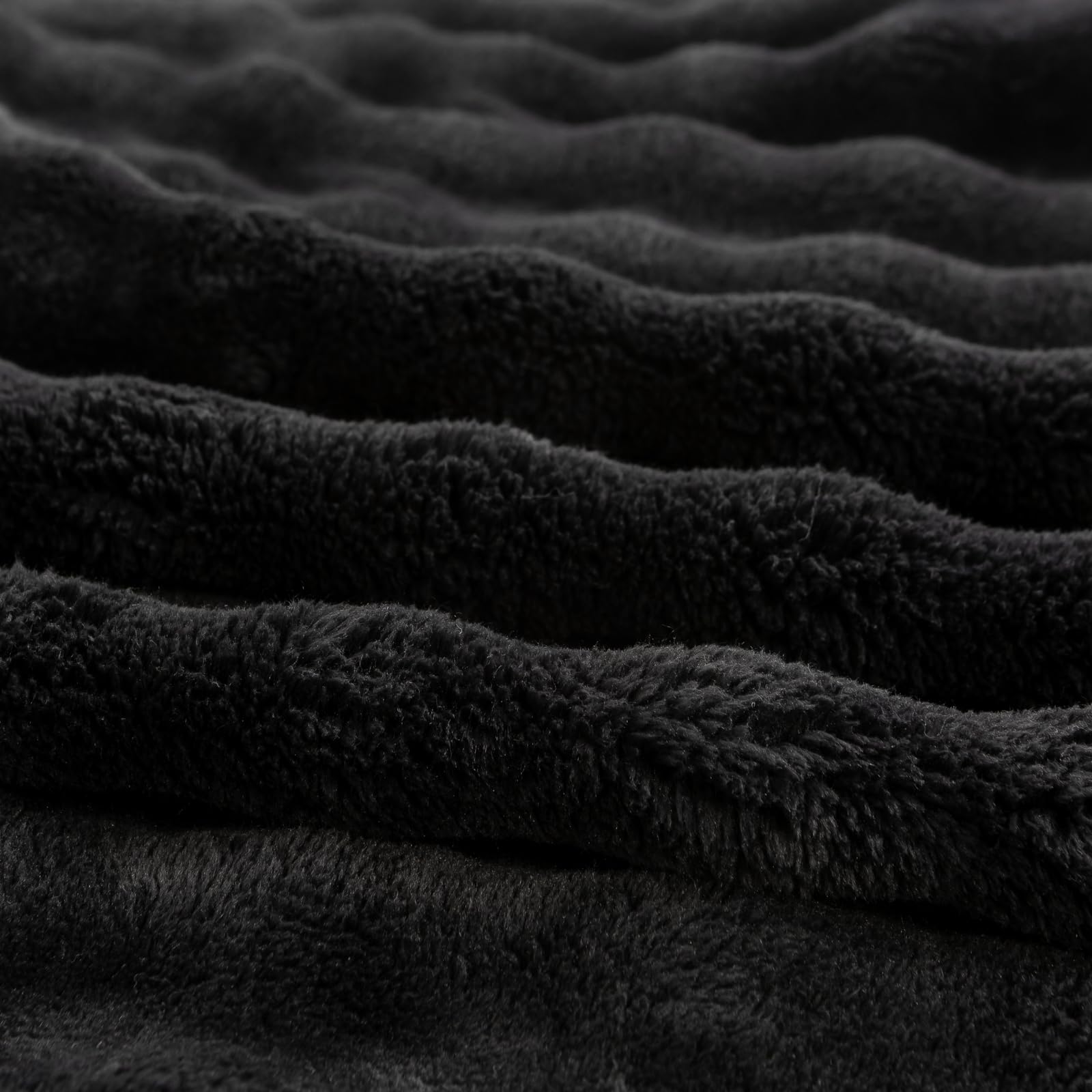 YUSOKI Faux Fur Twin Blanket with 3D Bubbles Super Soft Fuzzy Cozy Thick Blanket for Couch Chair Sofa Gift Home Décor(Black,60 * 80inches)