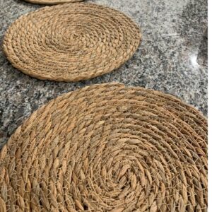 Round Woven Placemats Set of 4, 12" Boho Rattan Placemats Natural Hand-Woven Water Hyacinth Placemats, Farmhouse Weave Place Mats, Rustic Braided Wicker Table Mats for Dining Table,Home,Wedding