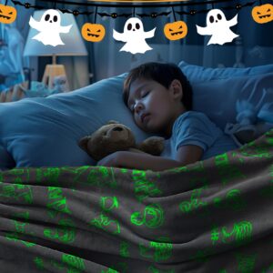 Halloween Blanket 50 x 60'' Pumpkin Plush Blanket- Soft Fleece Halloween Throw Blanket，Glow in The Dark Blanket for Kids & Home Decor (Orange)