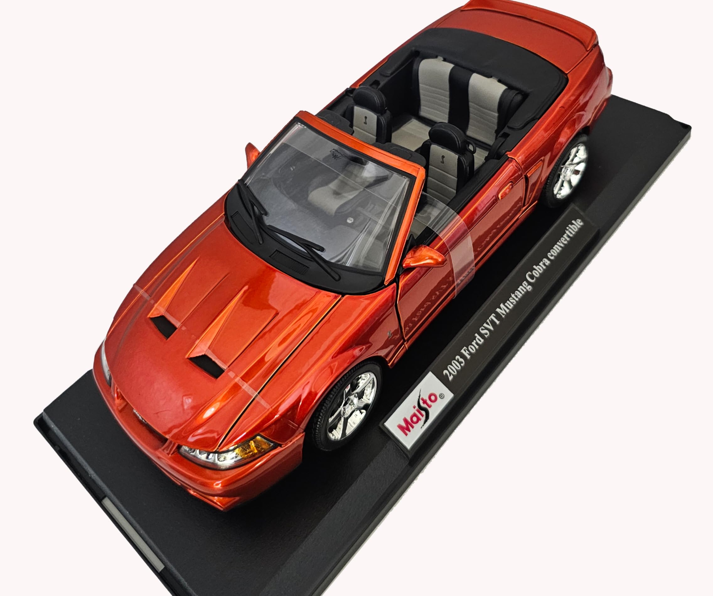 Maisto 2003 Ford SVT Mustang Cobra Convertible 1/18 Collection car Special Edition diecast 1:18