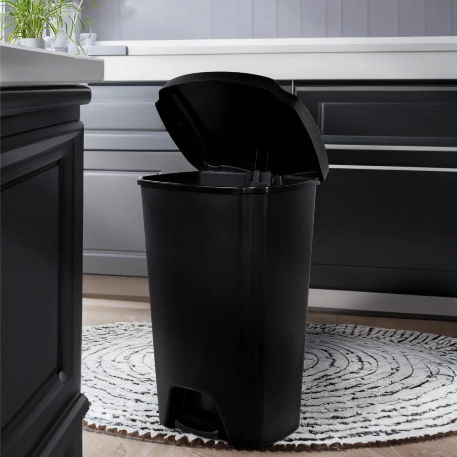 10l Trash Can Step-On Trash Can with Lid Plastic Kitchen Waste Bin Odor Protection Hands Free with Garbage Bag Rings (D)