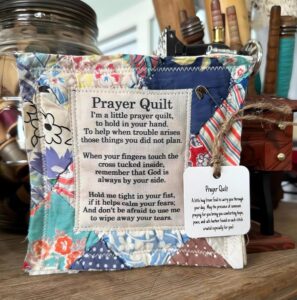 prayer quilt with cross inside - pocket prayer quilt vintage prayer quilt squares handmade sew individually colorful quilts symbolism poems quilts mini scripture quilts (prayer quilt)