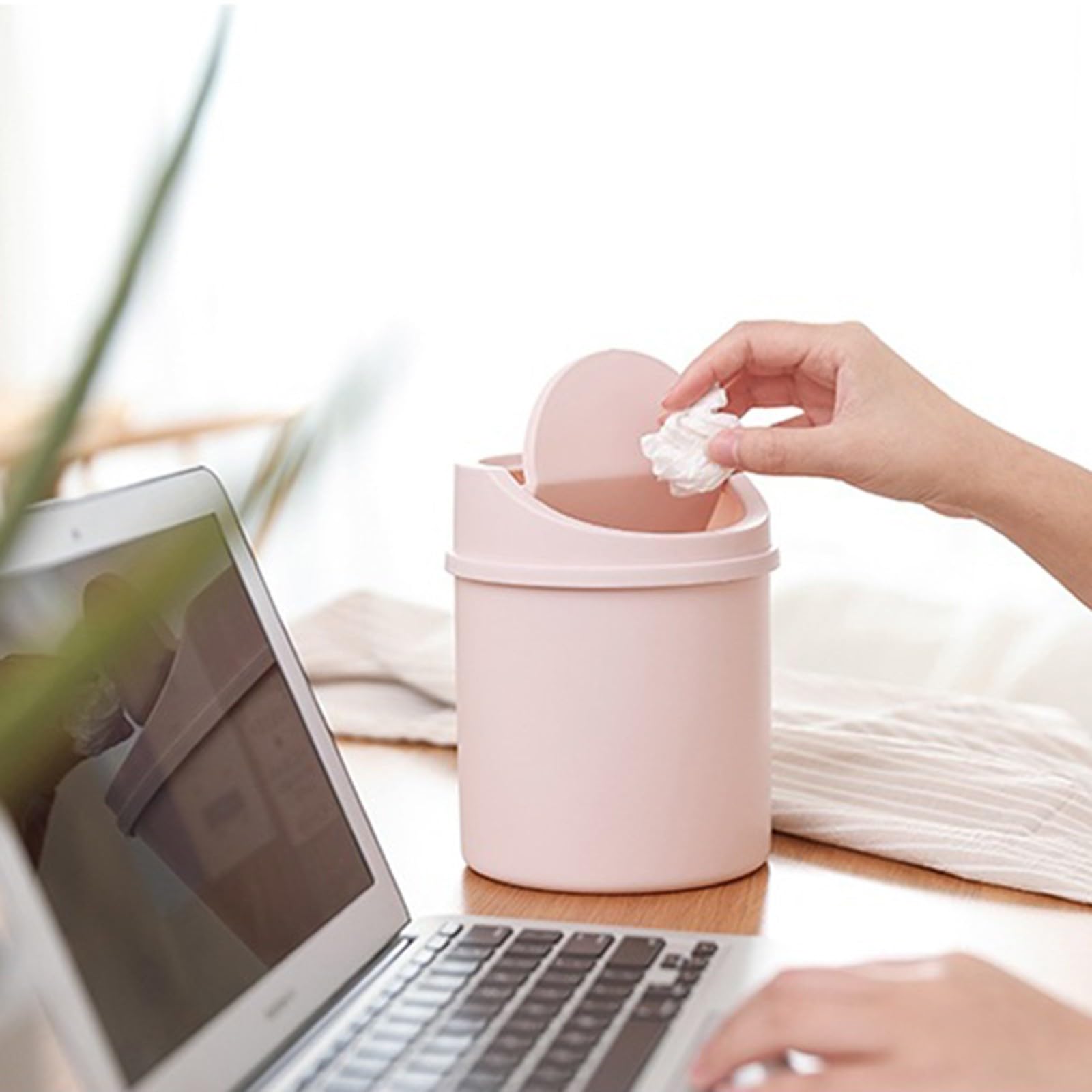 Mini Trash Can for Desk,Desktop Trash Can,Desk Trash Can Mini,Plastic Mini Wastebasket Trash Can with Swing Lid (Pink)