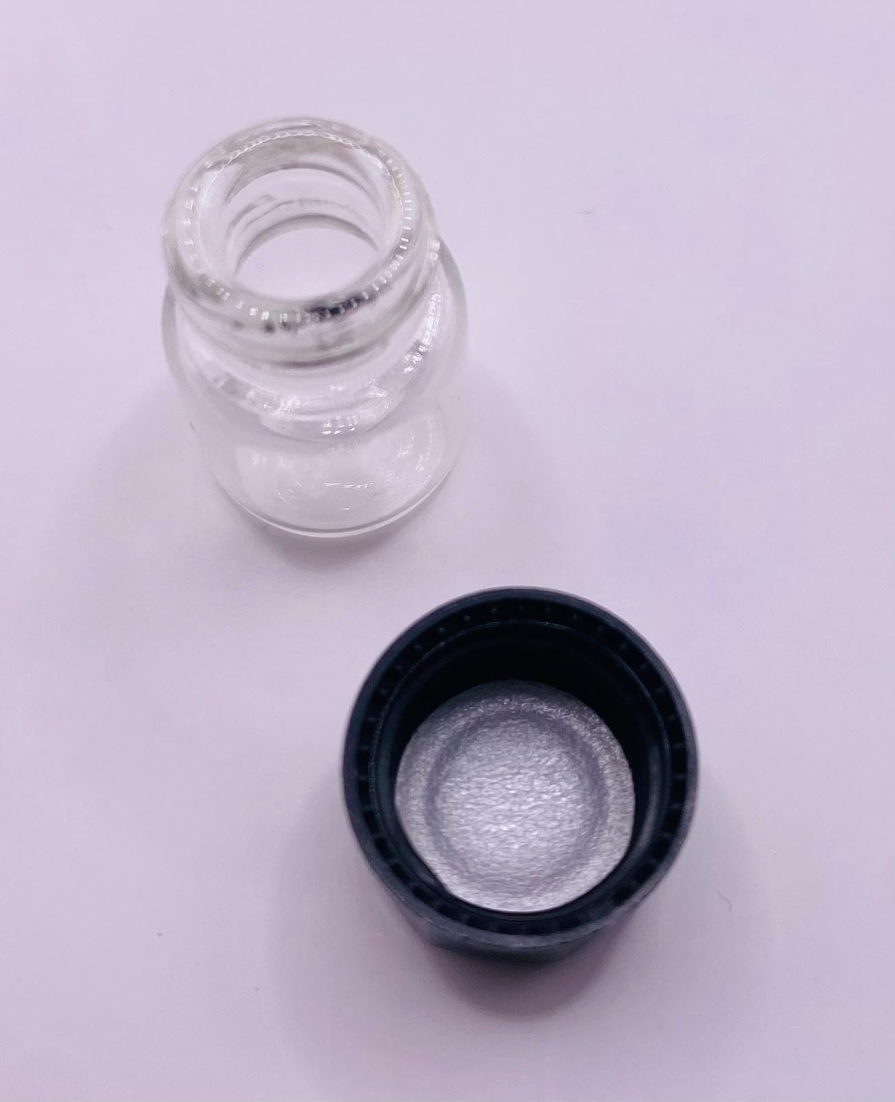 [144 Pack] 1.5 ml Glass Vials, High Grade Borosilicate Glass Empty Vials with Caps, Small Liquid Sample Clear Vial, Black Closed Top Screw Caps with PE Liner (0.4 Dram)